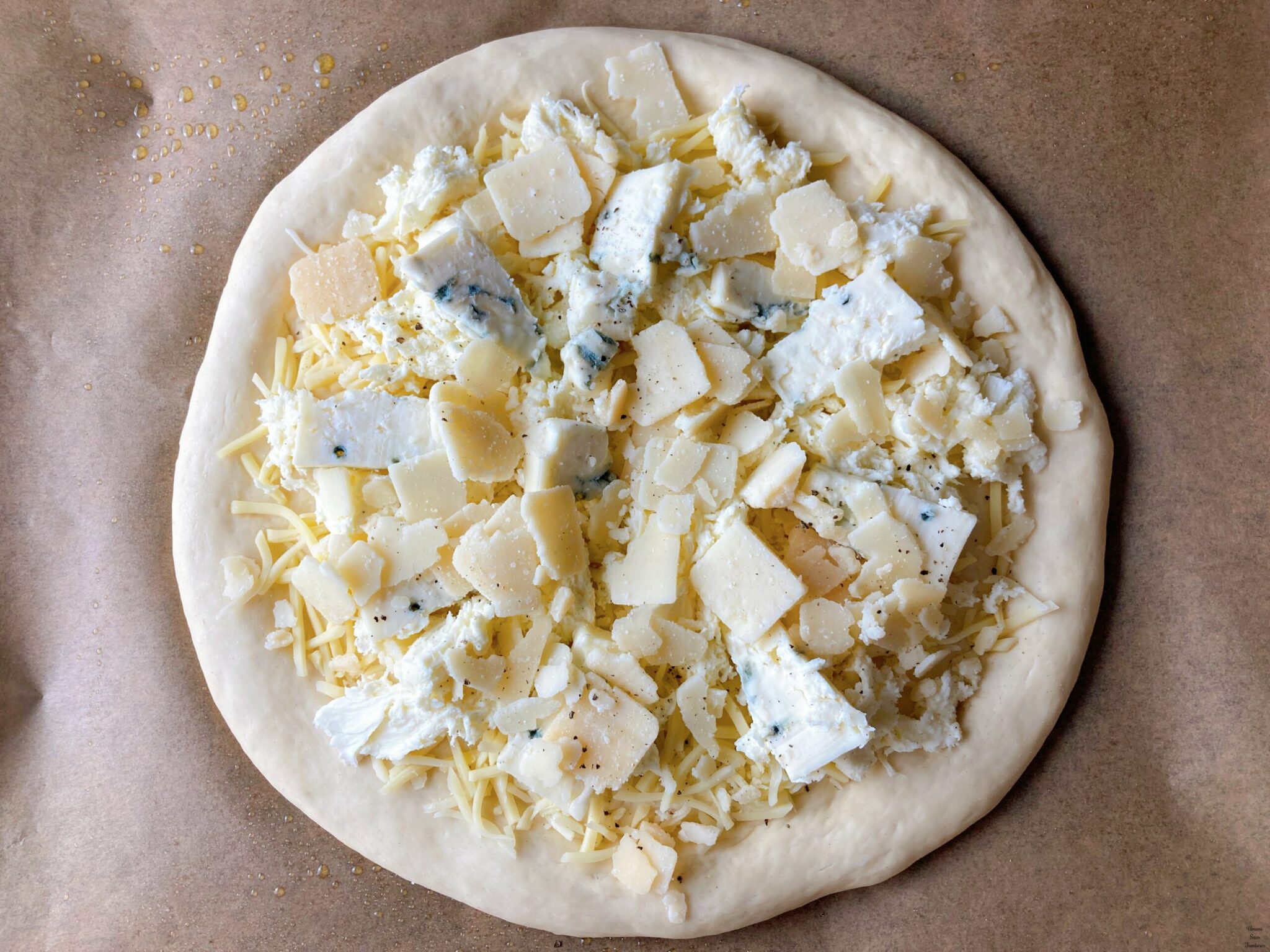 Easy Homemade Quattro Formaggi Pizza (4-Cheese) - Umami Sans Frontieres